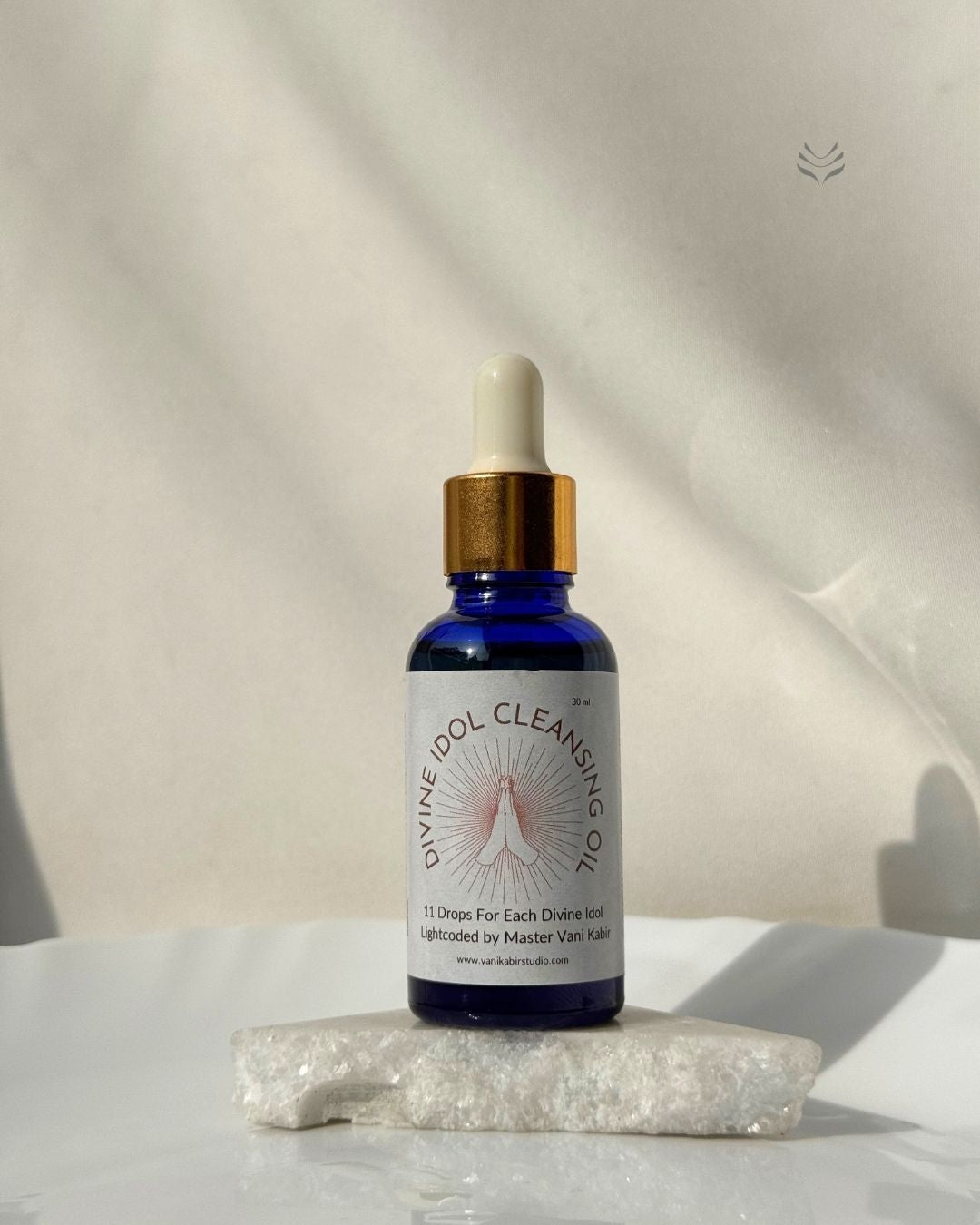 Light-Coded Divine Idol Cleansing Oil for Prosperity and Energy – Vani ...
