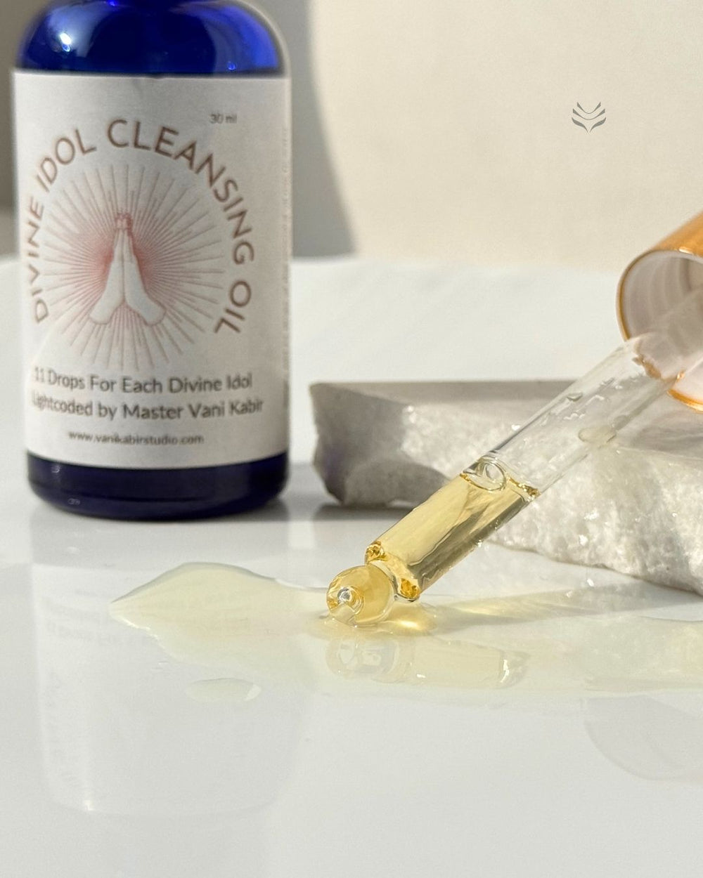 Light-Coded Divine Idol Cleansing Oil for Prosperity and Energy – Vani ...